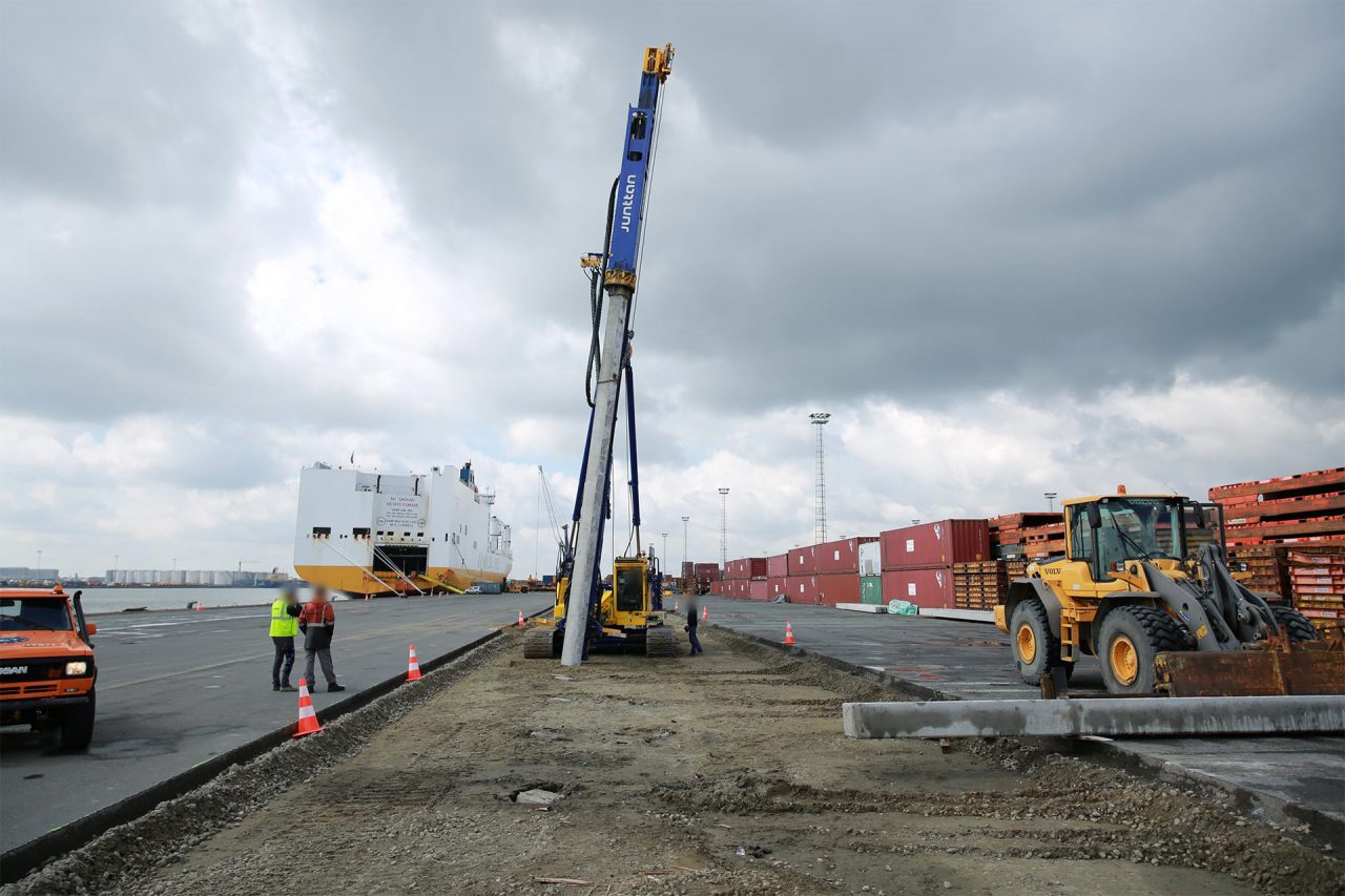 Pieux battus préfabriqués - De Waal Solid Foundations